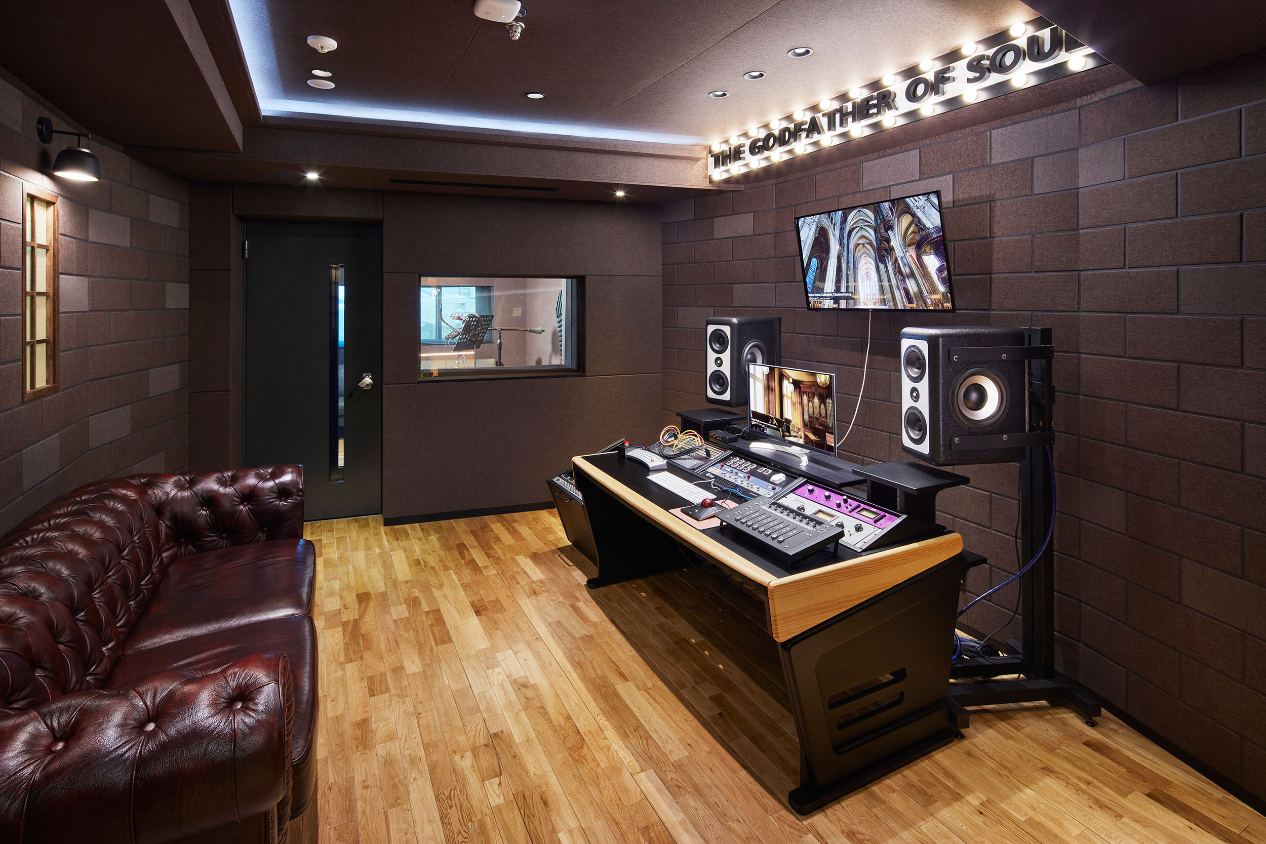 JYP 엔터테인먼트 - Gearlounge