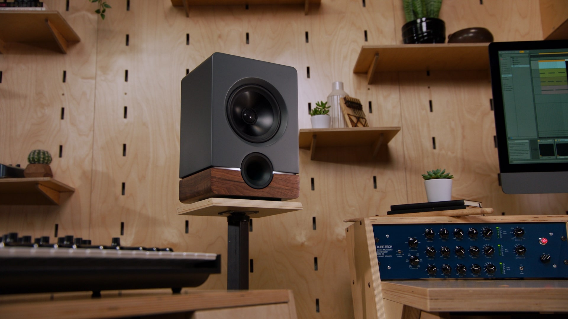 Output × Barefoot Sound Frontier (Pair) - GEARLOUNGE