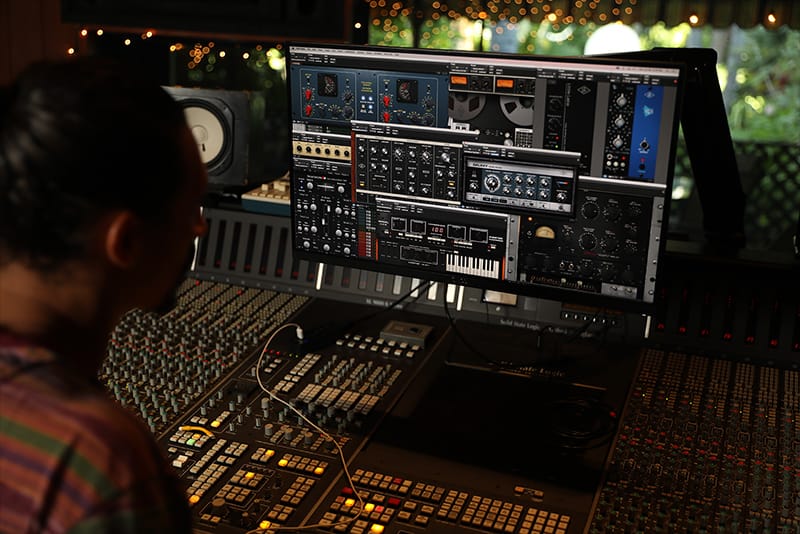 [Universal Audio] Vic Wainstein이 힙합의 경계를 확장하는 방법 - Gearlounge