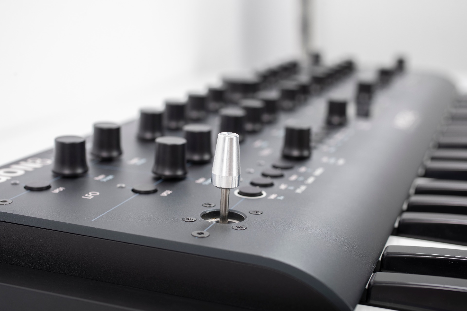 Modal Electronics ARGON 8 - GEARLOUNGE