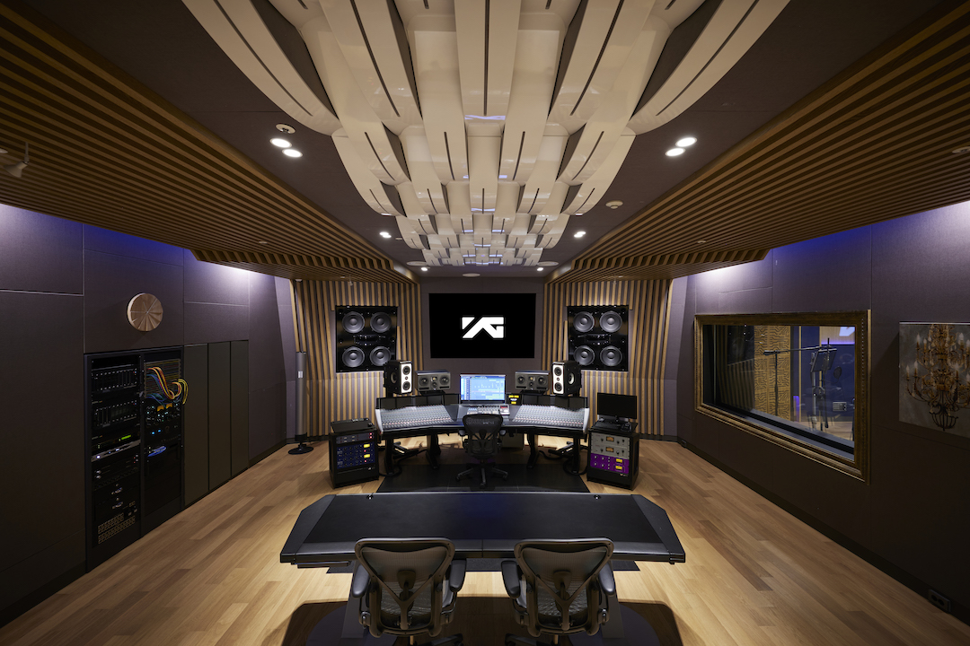 YG 엔터테인먼트 - Gearlounge