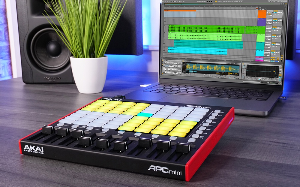 Akai Professional APC Mini MK2 - Gearlounge