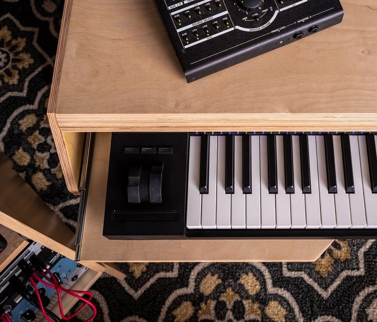 Output Platform Studio Desk (Natural) - GEARLOUNGE