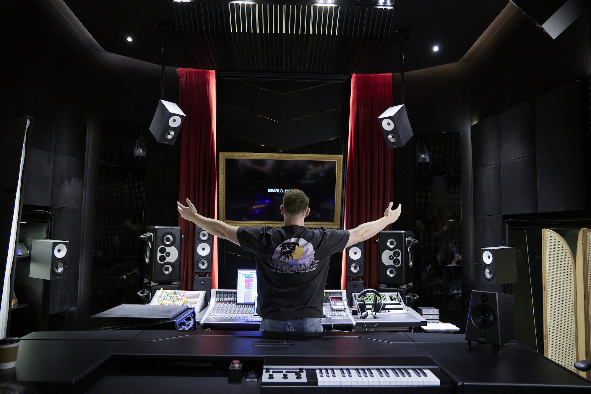 [GL Interview] 영국 음악을 기반으로 완성된 매력적인 K-Pop 사운드, 영국 출신의 프로듀싱 팀 LDN Noise - Gearlounge