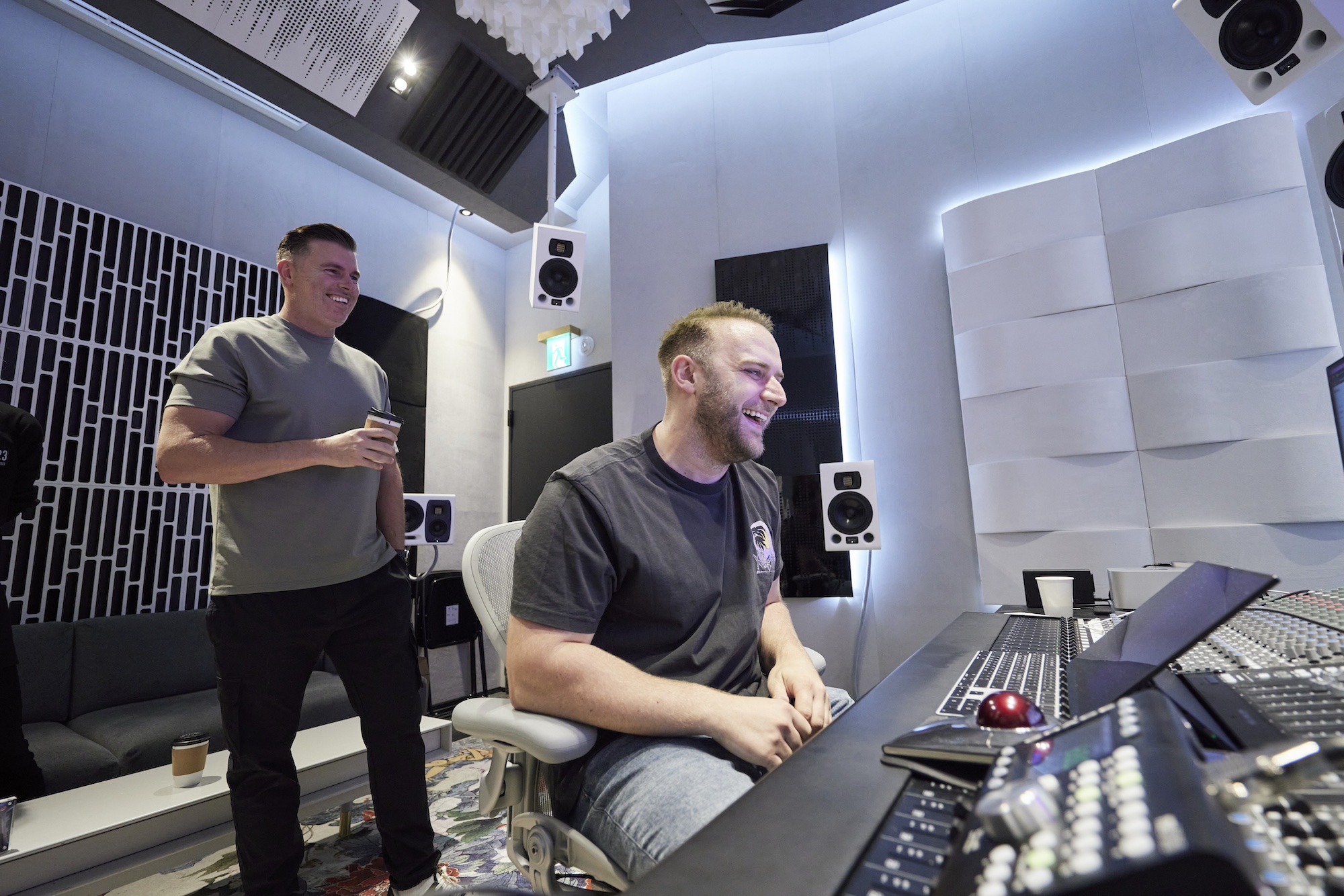 [GL Interview] 영국 음악을 기반으로 완성된 매력적인 K-Pop 사운드, 영국 출신의 프로듀싱 팀 LDN Noise - Gearlounge