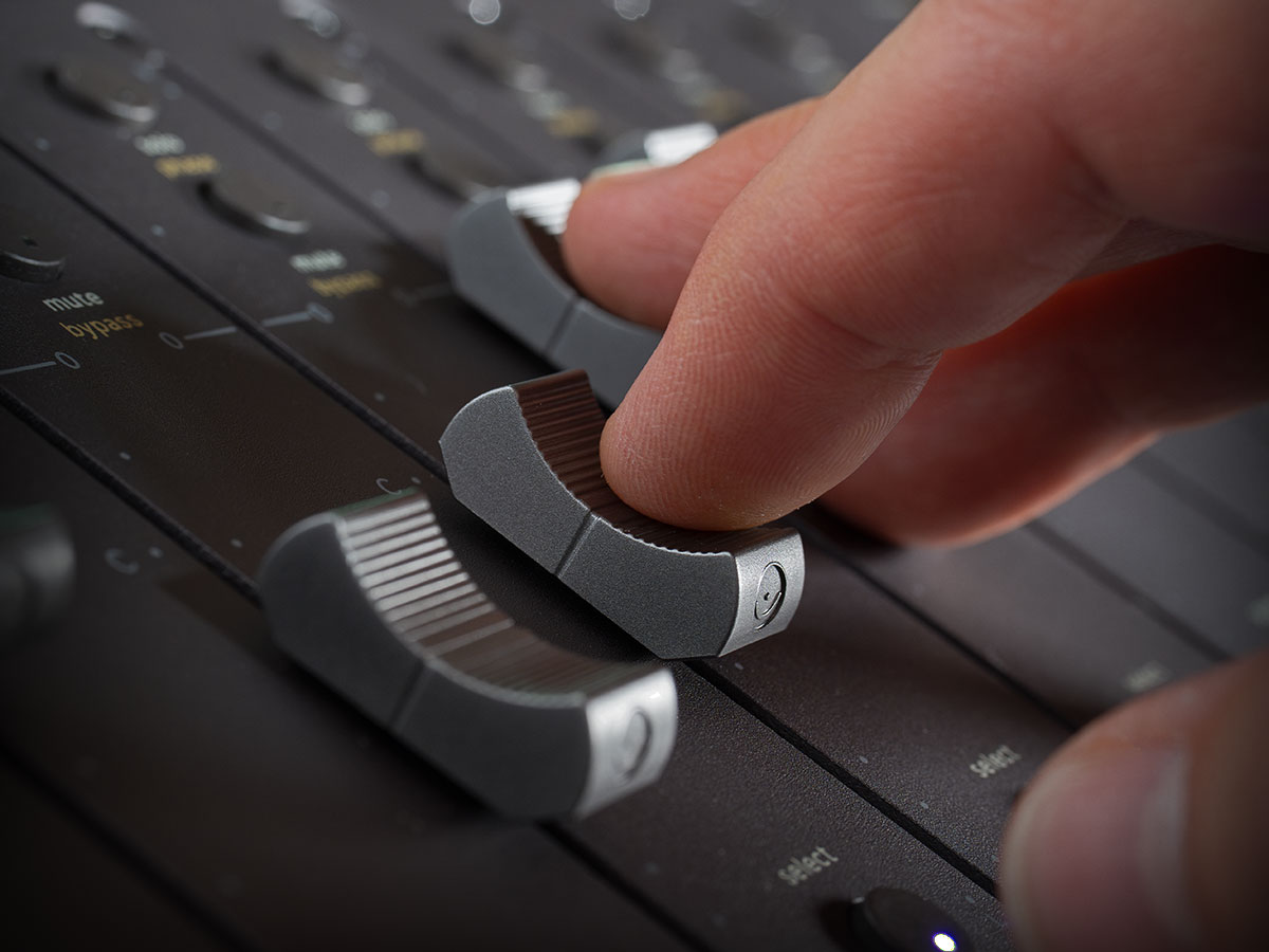 Softube Console 1 Fader Mk III - Gearlounge