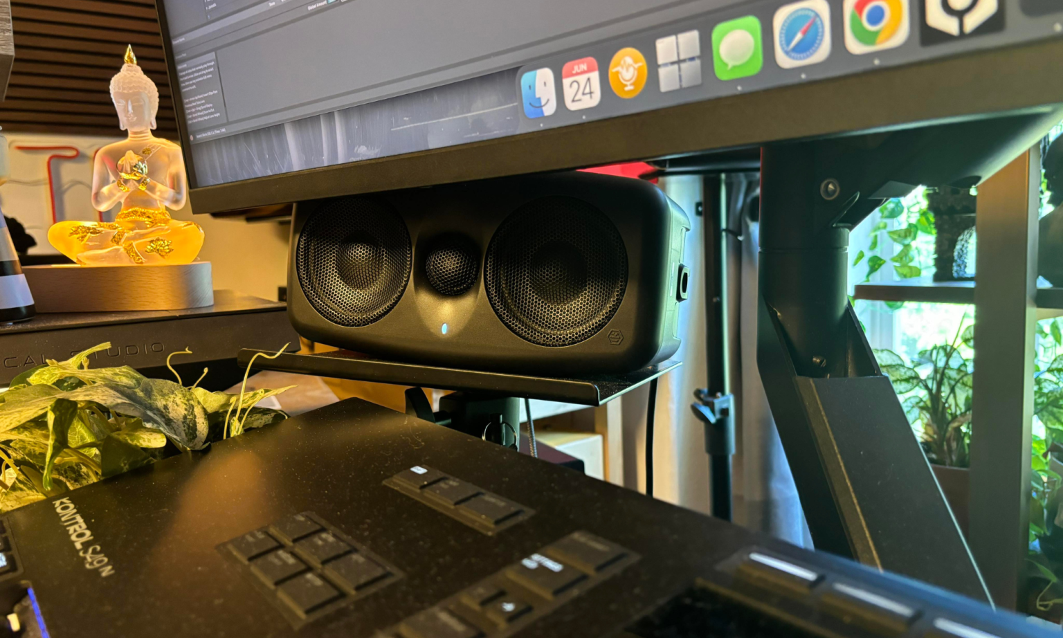 [IK Multimedia] iLoud MTM MKII 리뷰 (by MusicRadar & Magnetic Magazine ...